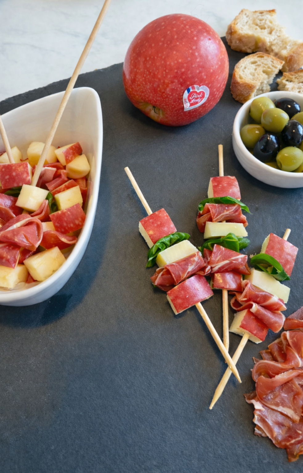 Brochettes de pommes Pink Lady®, comté et jambon de Serrano | Pink Lady®